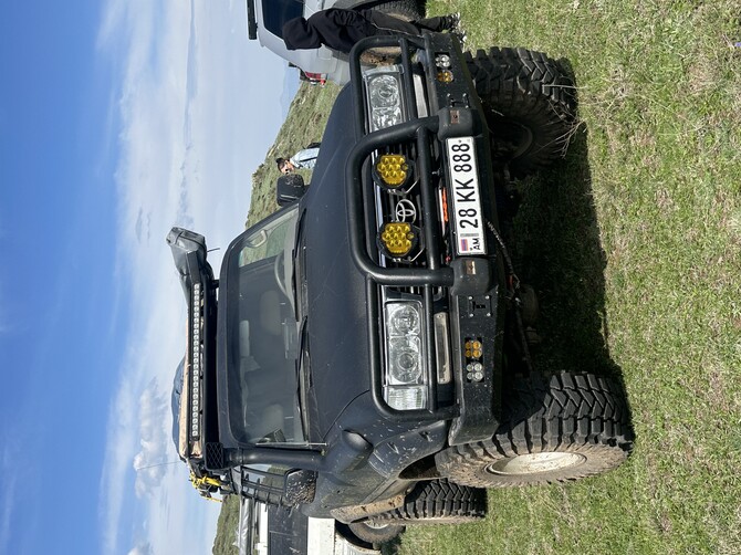 Arios-legend's 1997 Toyota Land Cruiser Base Model